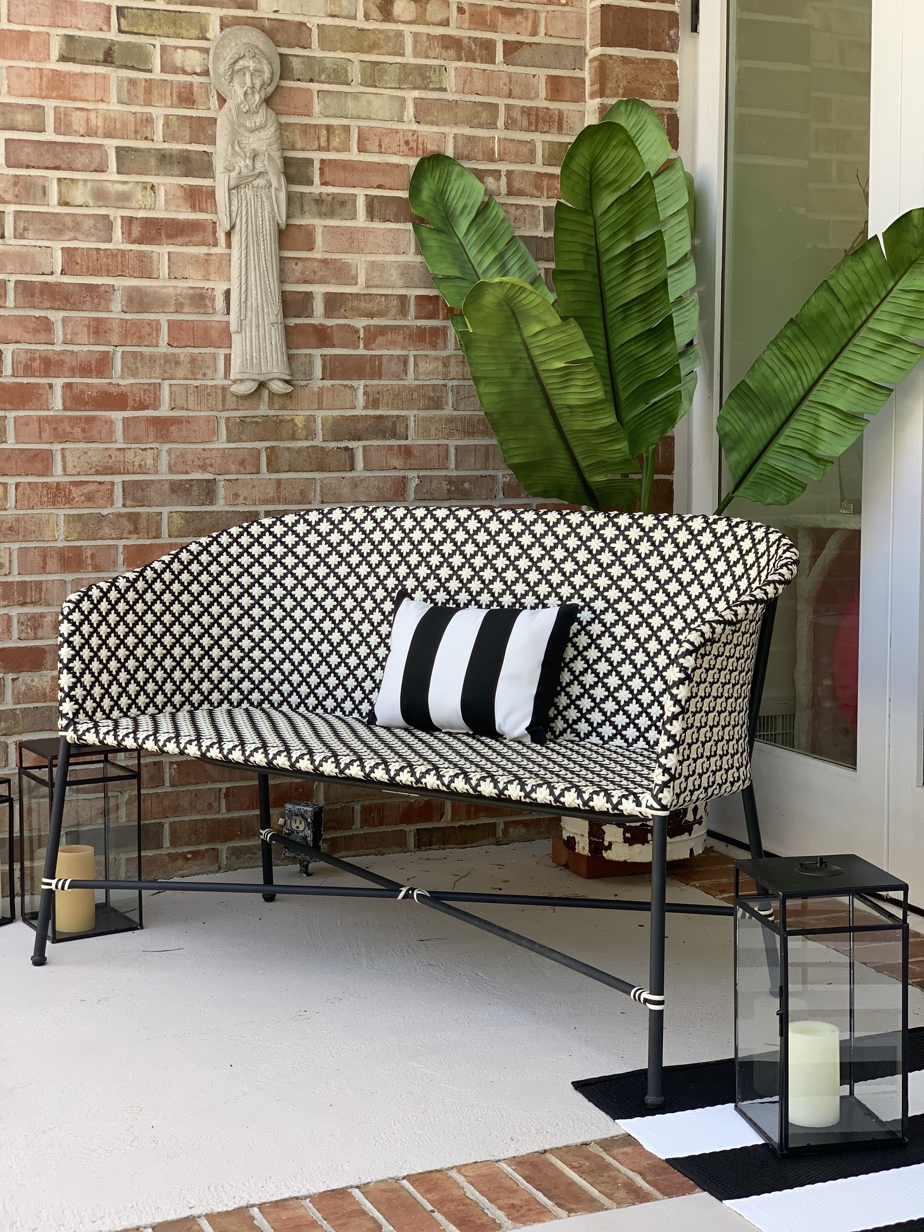 Seating Areas for Your Outdoor Oasis - Danielle Yancey