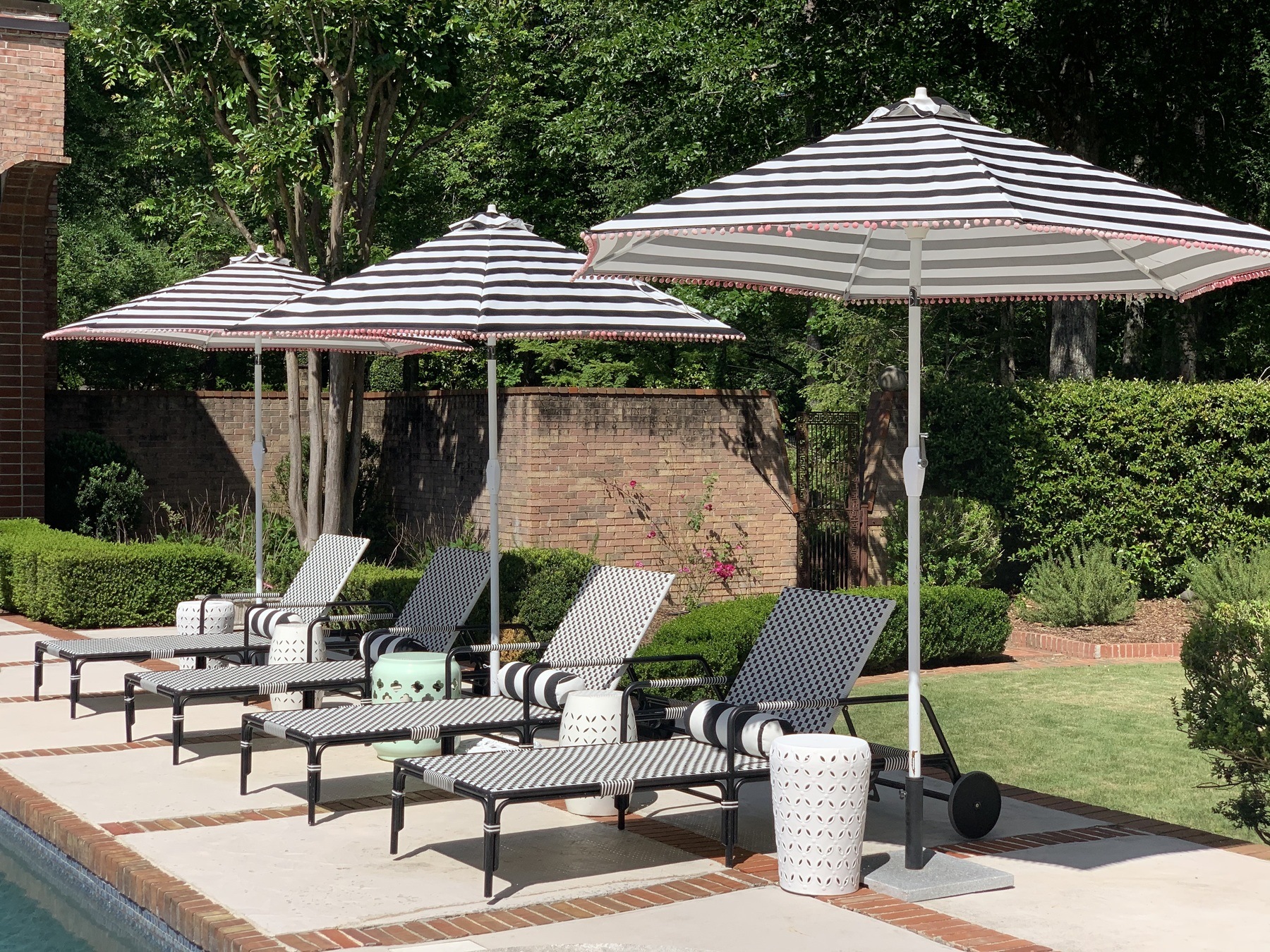 Seating Areas for Your Outdoor Oasis - Danielle Yancey