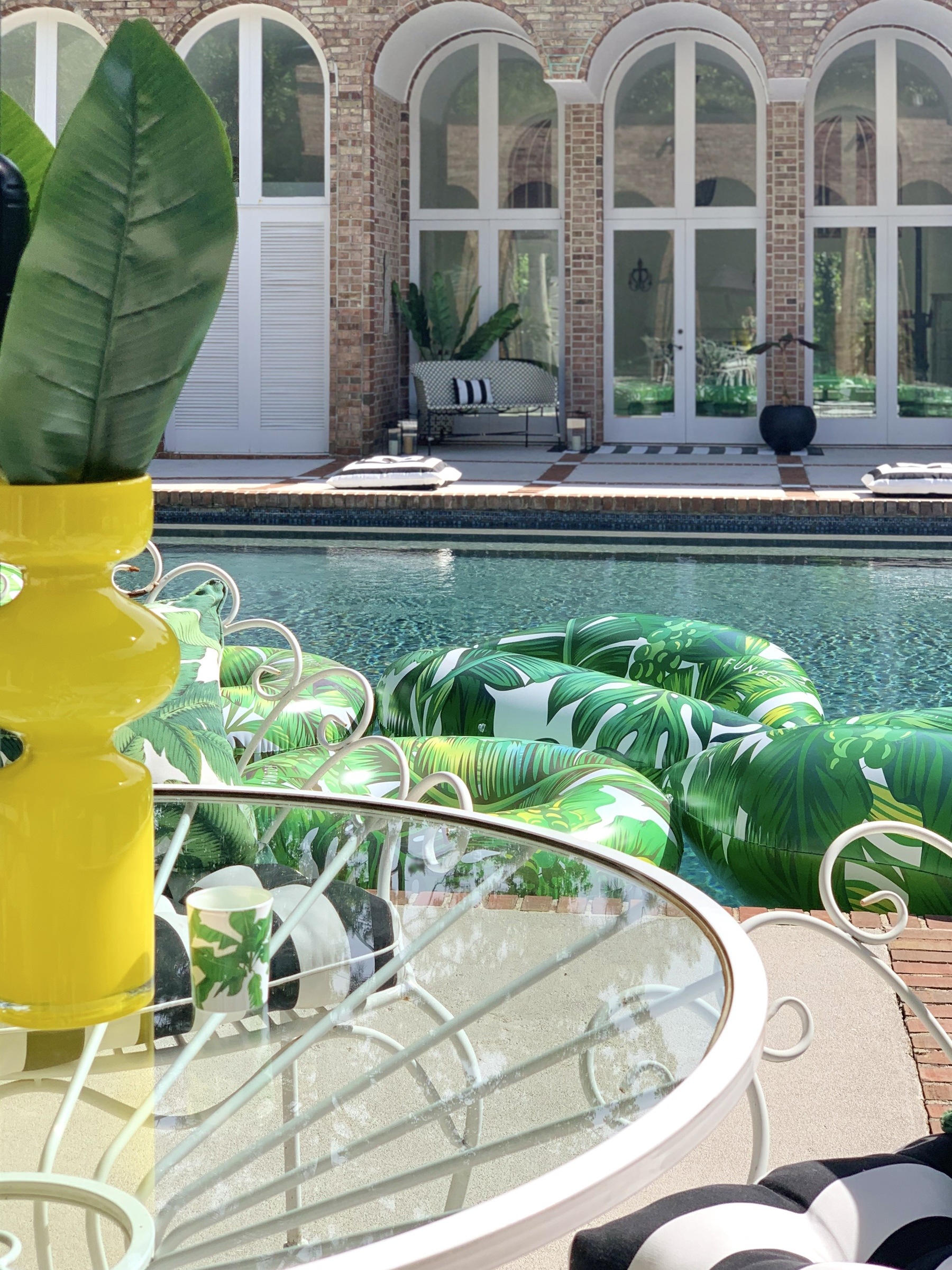 Seating Areas for Your Outdoor Oasis - Danielle Yancey