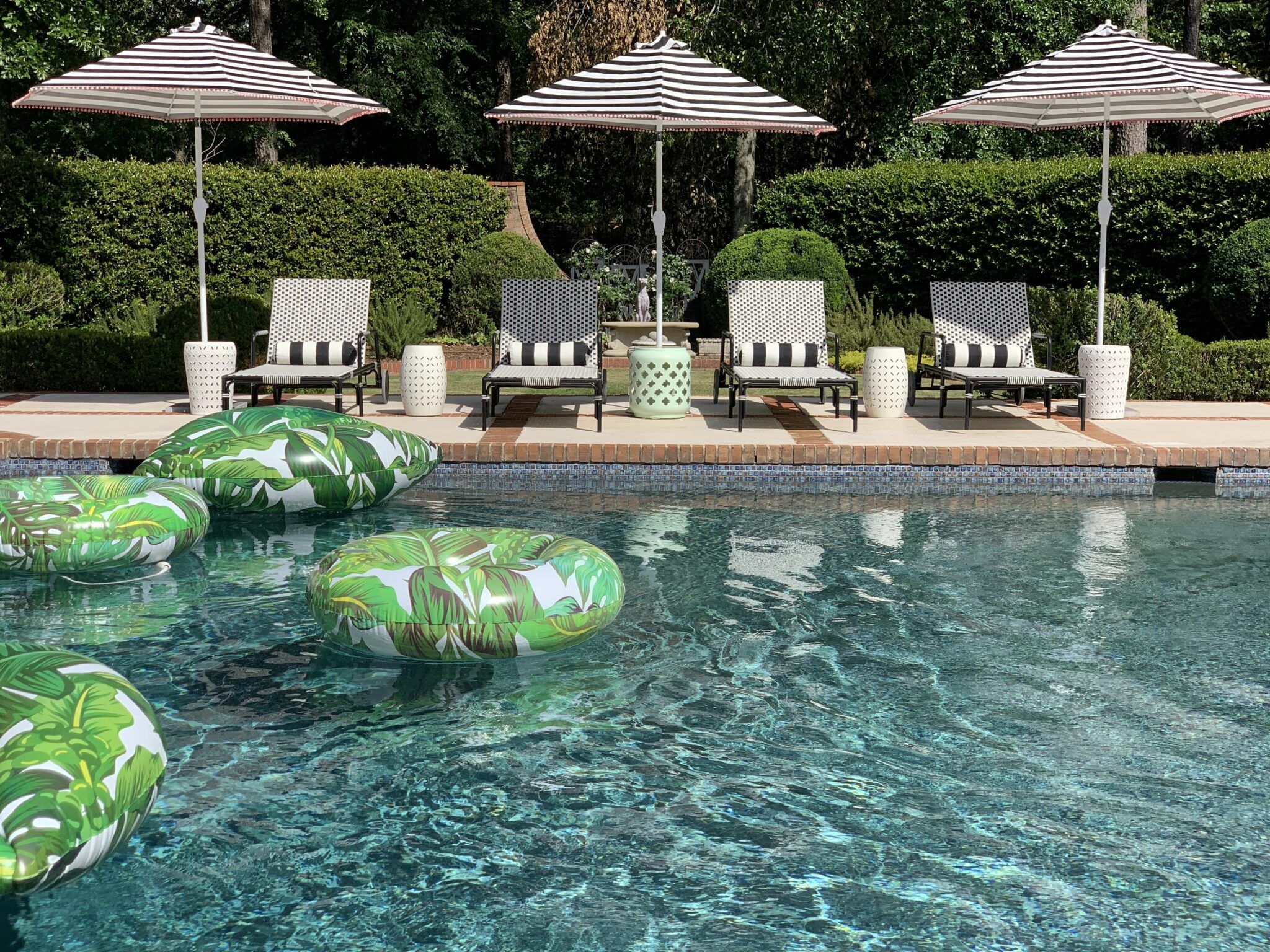 Seating Areas for Your Outdoor Oasis - Danielle Yancey